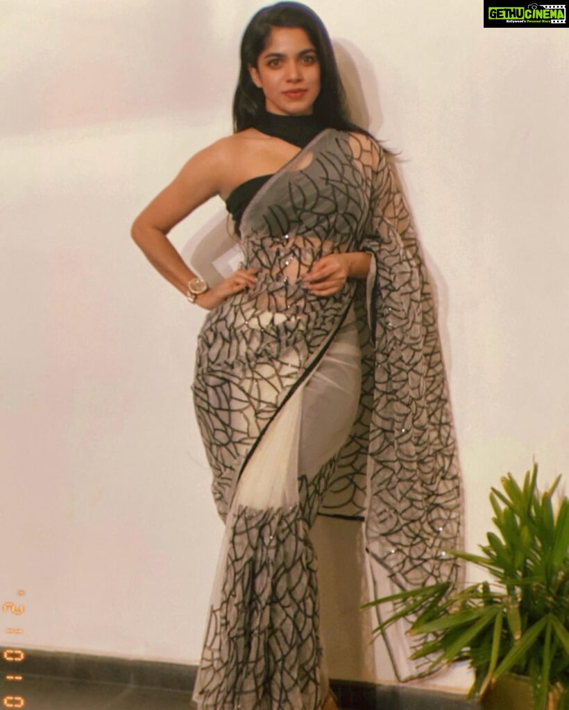 Actress Divya Bharathi HD Instagram Photos and Wallpapers January 2021 ...