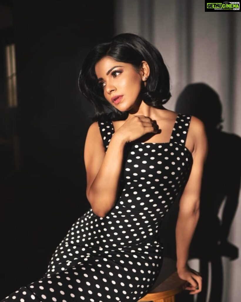 Actress Divya Bharathi HD Instagram Photos and Wallpapers March 2020 ...