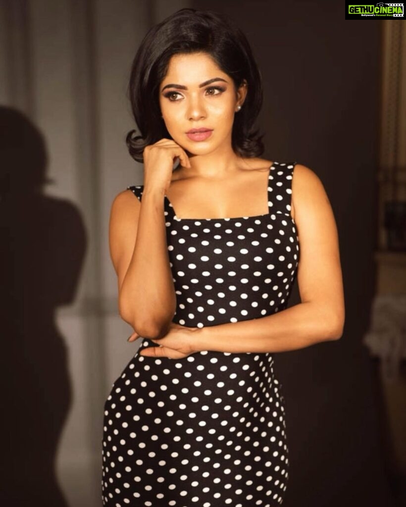 Actress Divya Bharathi HD Instagram Photos and Wallpapers March 2020 ...