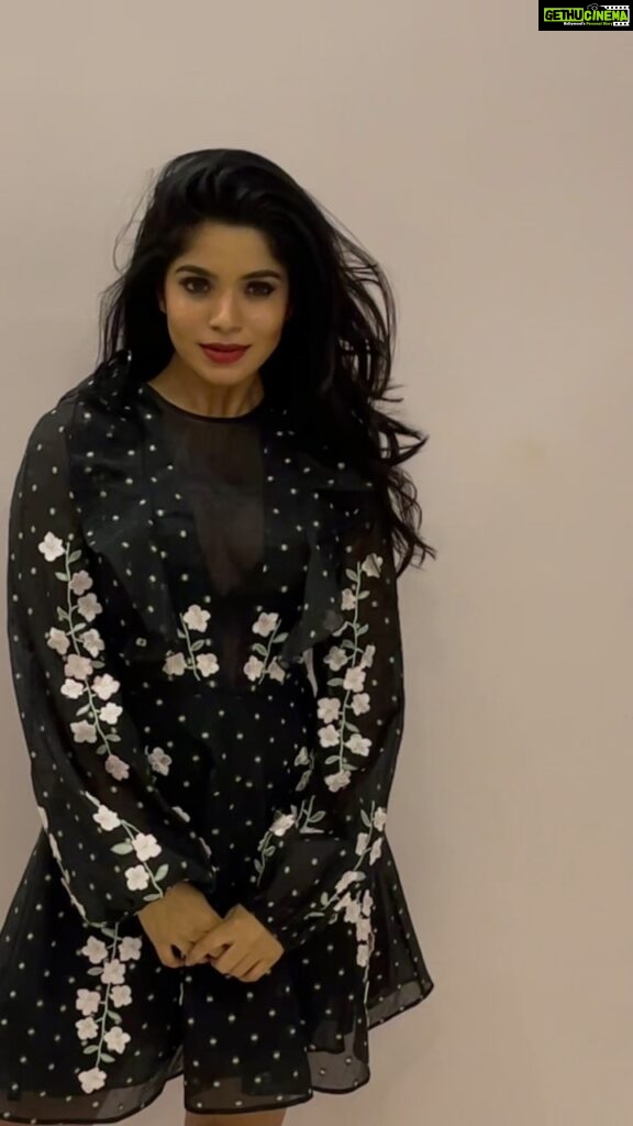 Actress Divya Bharathi HD Instagram Photos and Wallpapers May 2022 ...