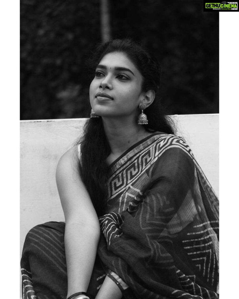 Actress Dushara Vijayan HD Instagram Photos and Wallpapers August 2020 ...