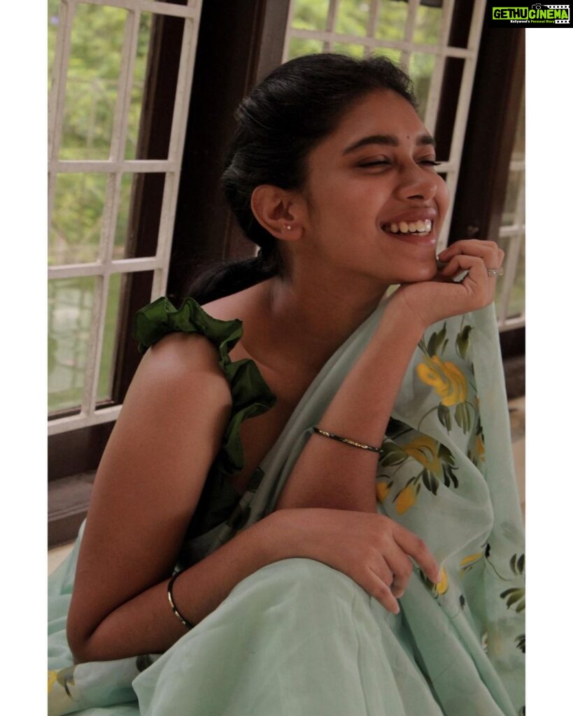 Actress Dushara Vijayan HD Instagram Photos and Wallpapers August 2020 ...