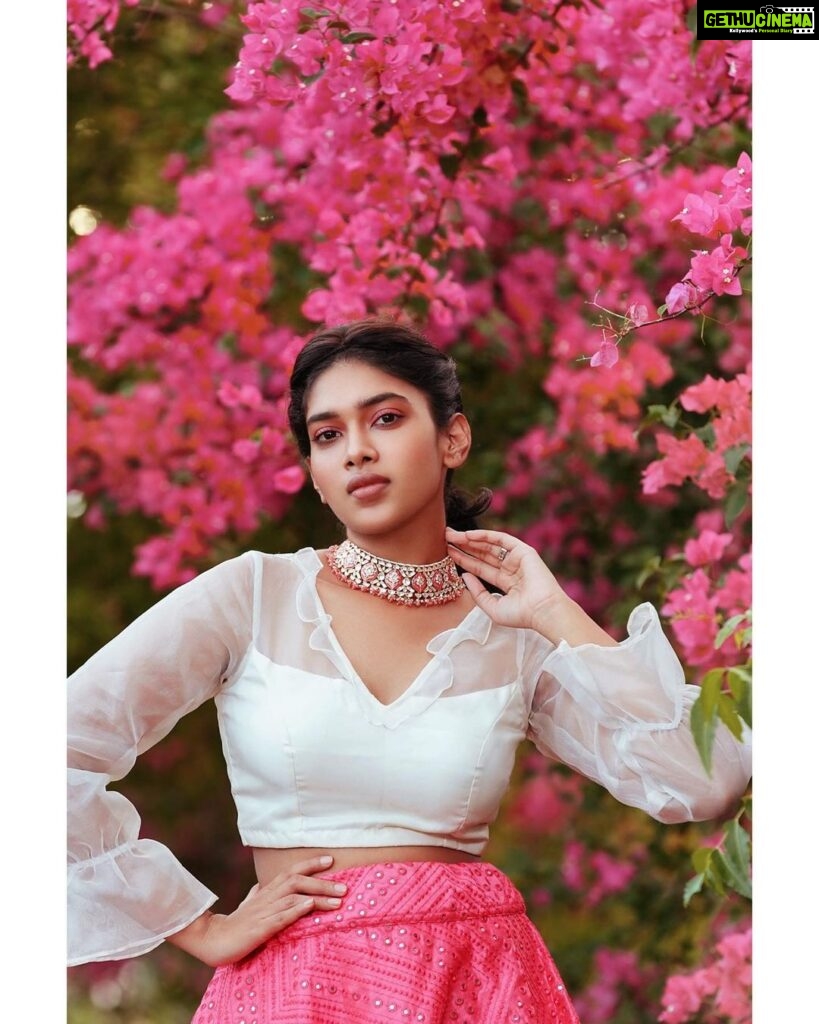 Actress Dushara Vijayan HD Instagram Photos and Wallpapers June 2020 ...