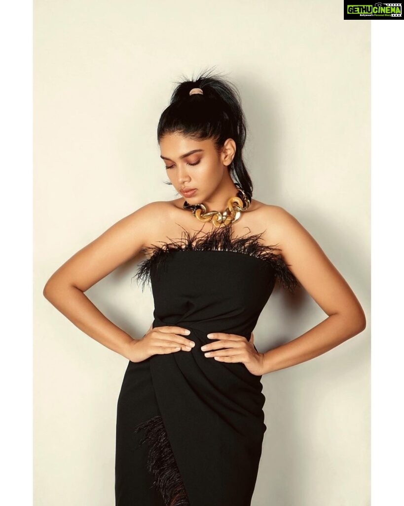 Actress Dushara Vijayan HD Instagram Photos and Wallpapers June 2020 ...