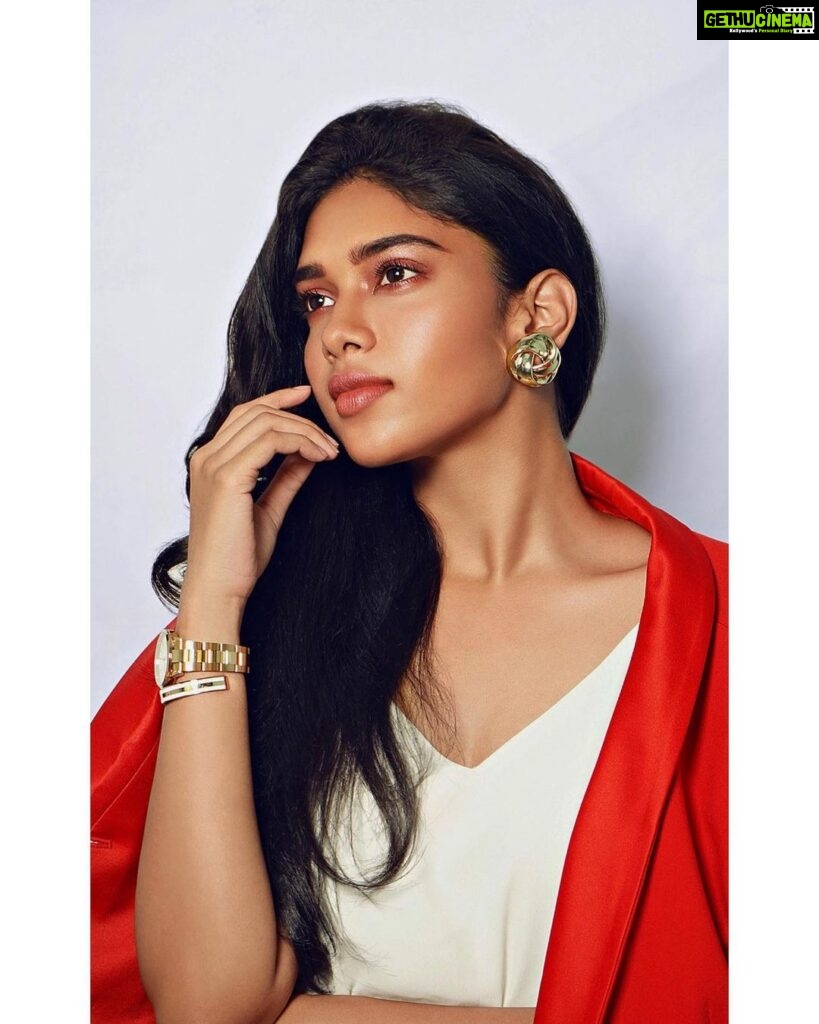 Actress Dushara Vijayan HD Instagram Photos and Wallpapers June 2020 ...