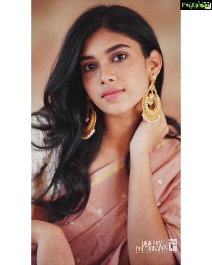 Actress Dushara Vijayan HD Photos and Wallpapers February 2020 - Gethu ...