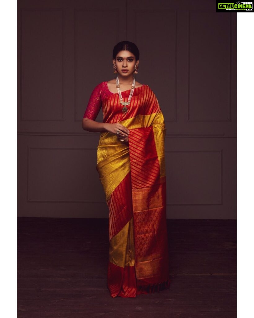 Dushara Vijayan Instagram - Shot by : @parvathamsuhasphotography ...