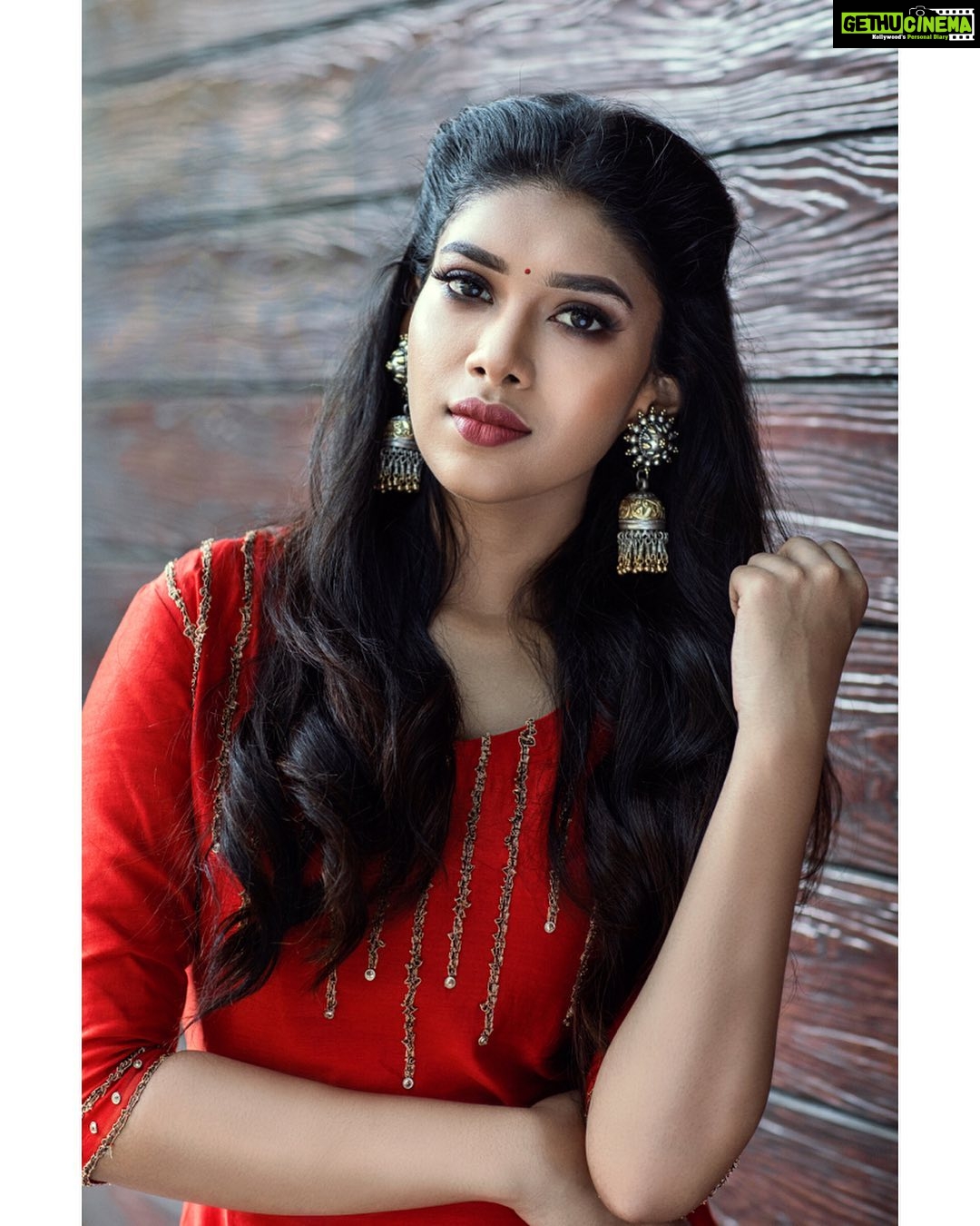 Dushara Vijayan Instagram – Shot by : @shots_by_arun_vr_ Outfit ...