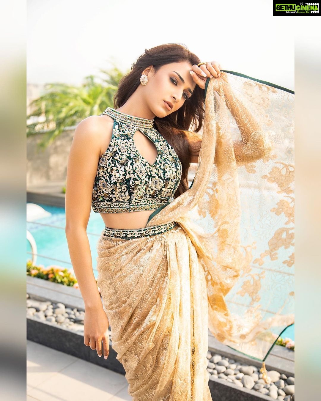 Actress Erica Fernandes HD Instagram Photos and Wallpapers April 2022 ...