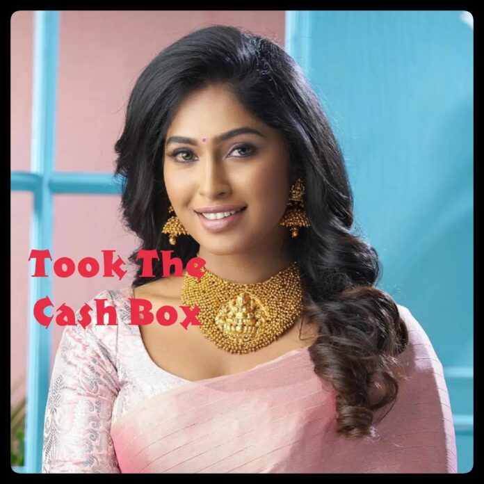 Actress Fathima Babu HD Photos and Wallpapers May 2022 - Gethu Cinema