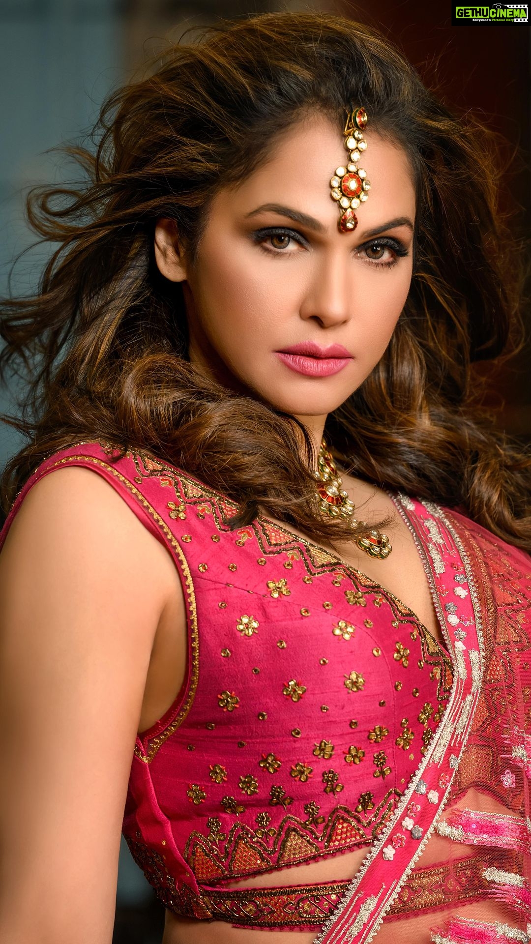 Actress Isha Koppikar HD Instagram Photos and Wallpapers April 2022 ...