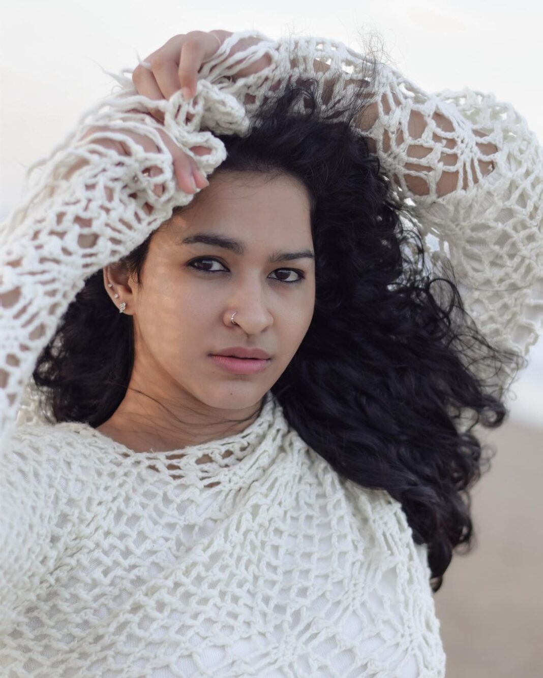 Actress Misha Ghoshal HD Photos and Wallpapers May 2022 - Gethu Cinema