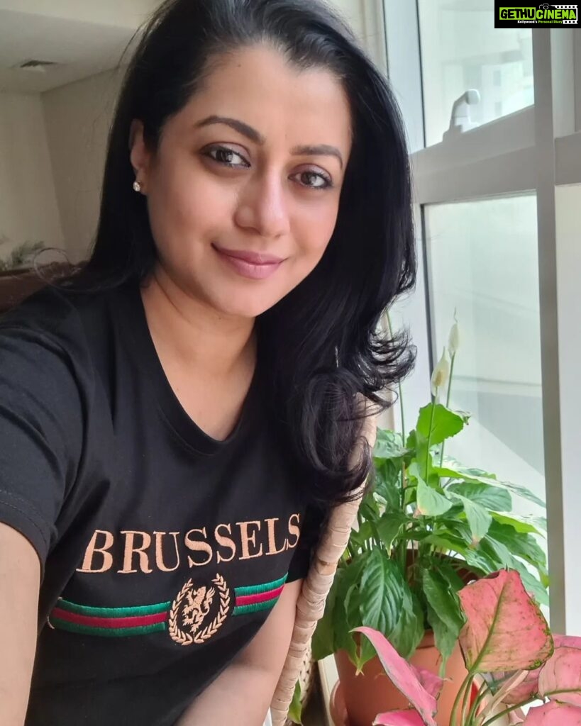 Actress Reenu Mathews HD Instagram Photos and Wallpapers May 2022 ...