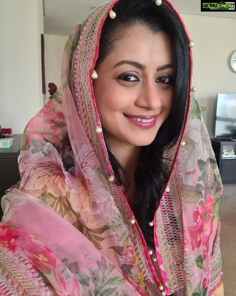 Actress Reenu Mathews HD Instagram Photos and Wallpapers May 2022 ...