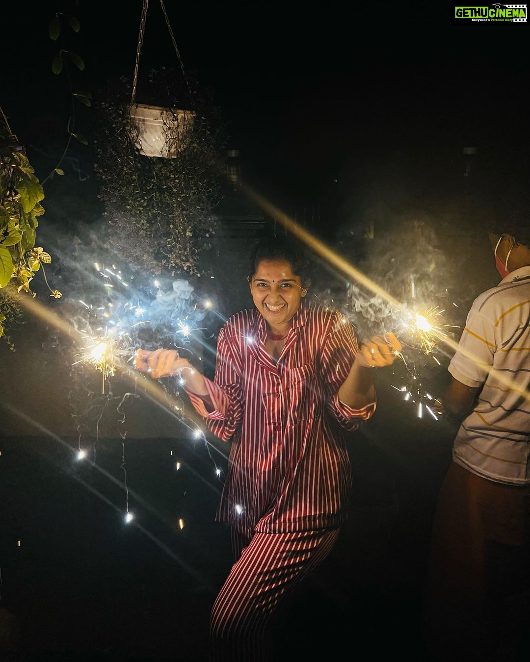 Actress Sanusha HD Photos and Wallpapers May 2022 - Gethu Cinema