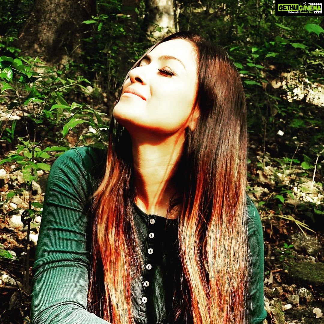 Simran Instagram – Sunlight vitamin D♥️ There is no alternate then ...