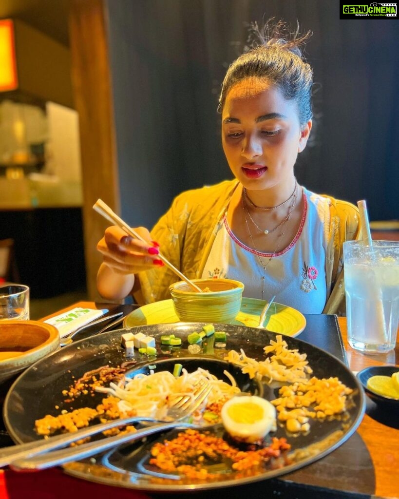 Srushti Dange Instagram – No. 1 Sothu mootai girl 👧🐥 | Gethu Cinema