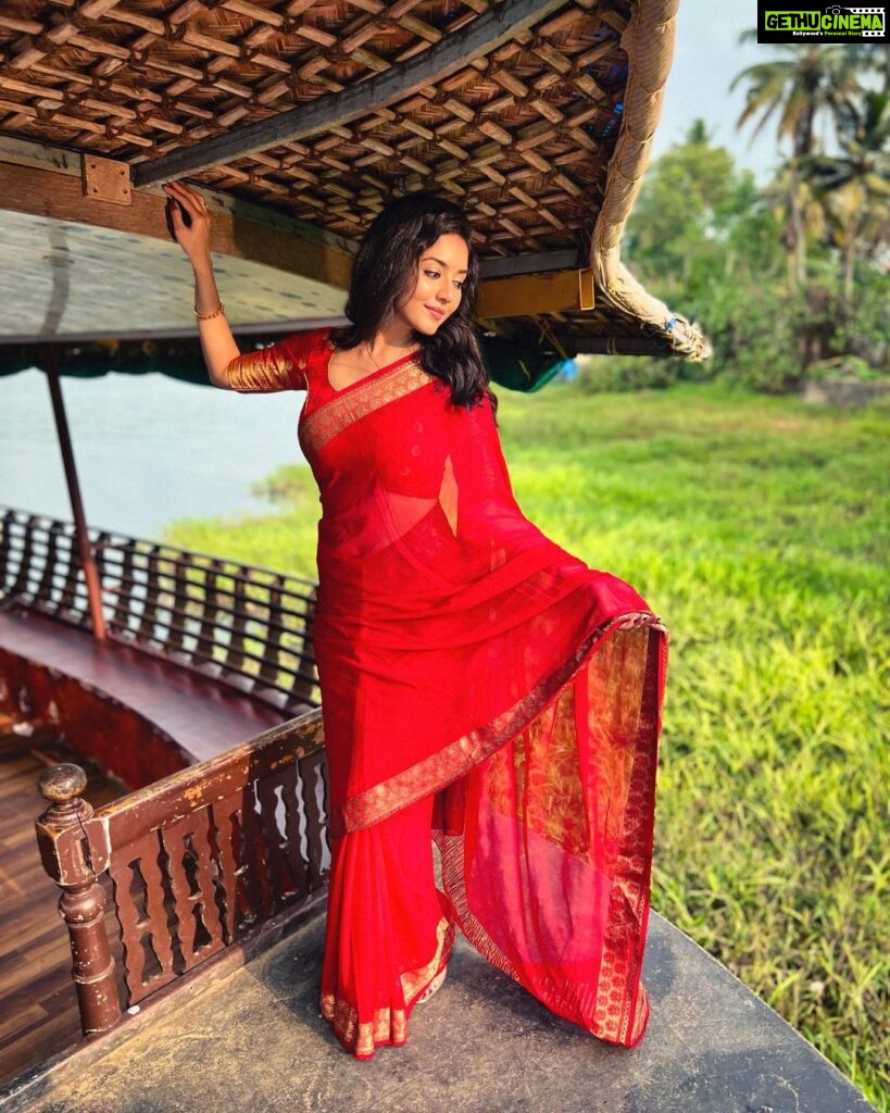 Actress Vidhya HD Photos and Wallpapers April 2022 - Gethu Cinema