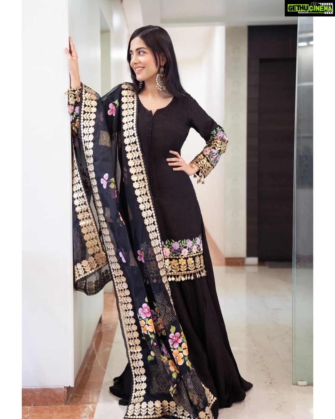 Amrita Rao Instagram – Sunday becomes brighter with this AaMAYzing ...