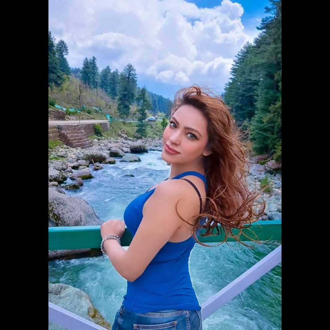Actress Devshi Khandur HD Photos and Wallpapers May 2022 - Gethu Cinema