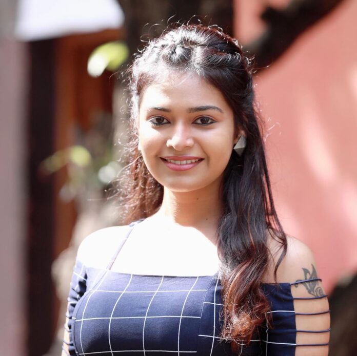 Actress Dharsha Gupta HD Photos and Wallpapers April 2020 - Gethu Cinema