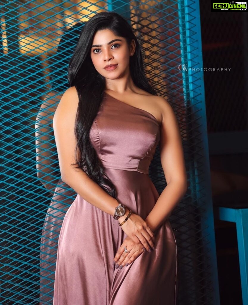 Actress Divya Bharathi HD Instagram Photos and Wallpapers June 2022 ...