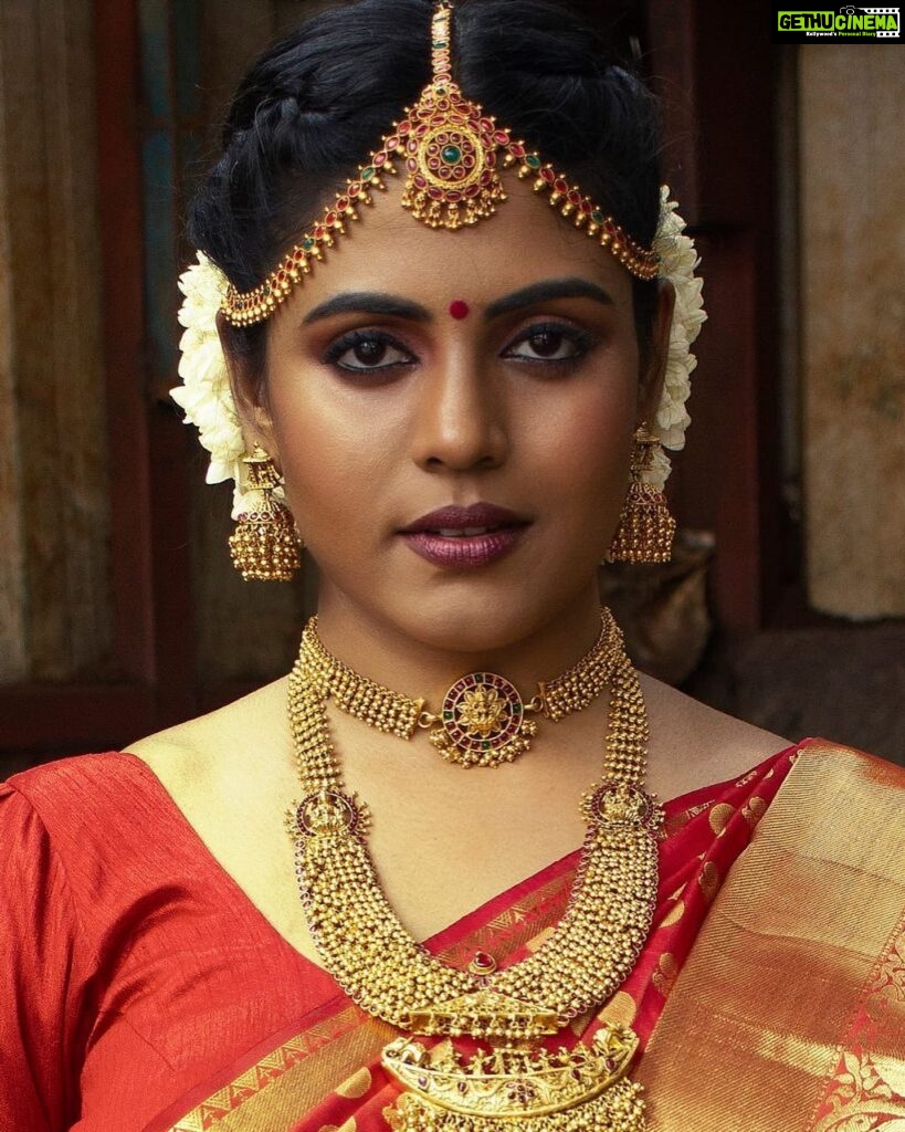 Actress Iniya HD Photos and Wallpapers June 2022 - Gethu Cinema