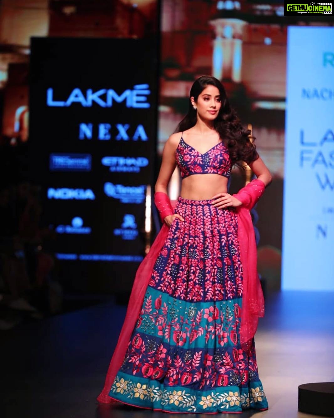 Janhvi Kapoor Instagram – Had a blast walking on the ramp for @r.elan ...