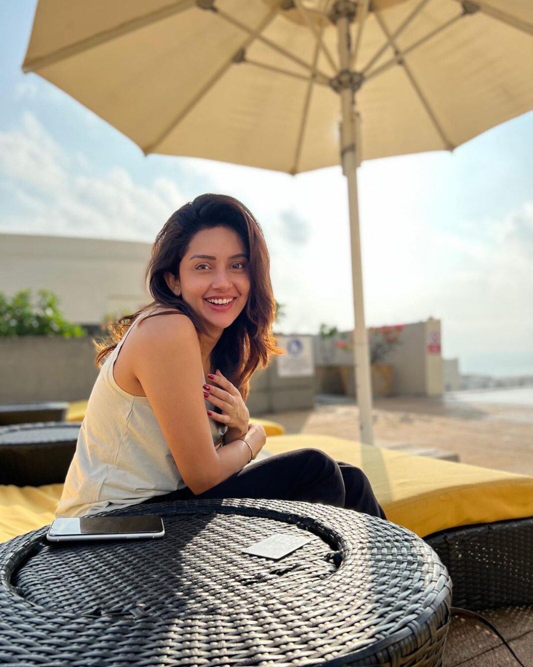 Actress Mahima Nambiar HD Photos and Wallpapers May 2022 | Gethu Cinema