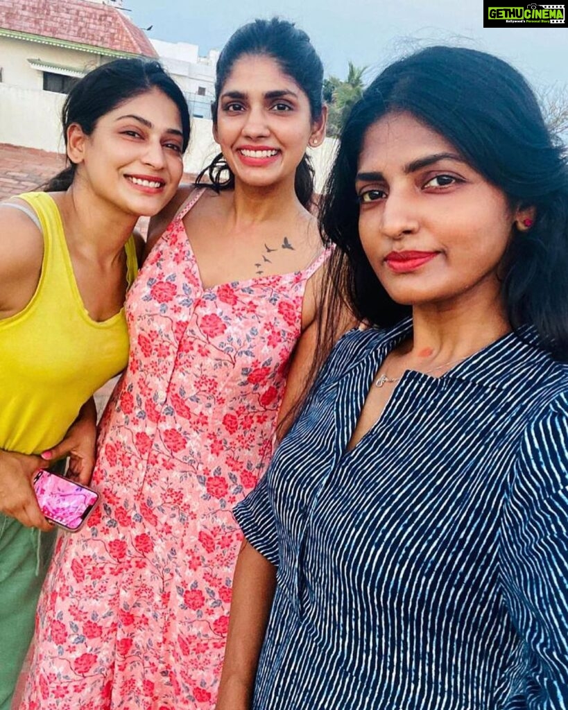 Costume Designer Niranjani Ahathian HD Instagram Photos and Wallpapers ...