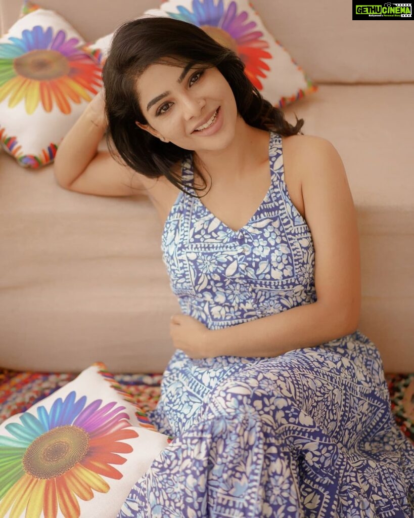 Pavithra Lakshmi Instagram – Stay by side, I wud battle even storms ...