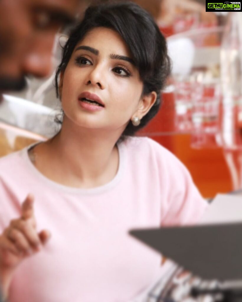 Actress Pavithra Lakshmi HD Instagram Photos and Wallpapers October ...