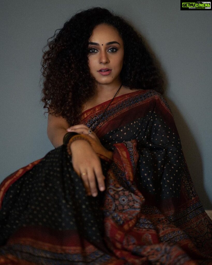 Actress Pearle Maaney HD Photos and Wallpapers March 2022 - Gethu Cinema
