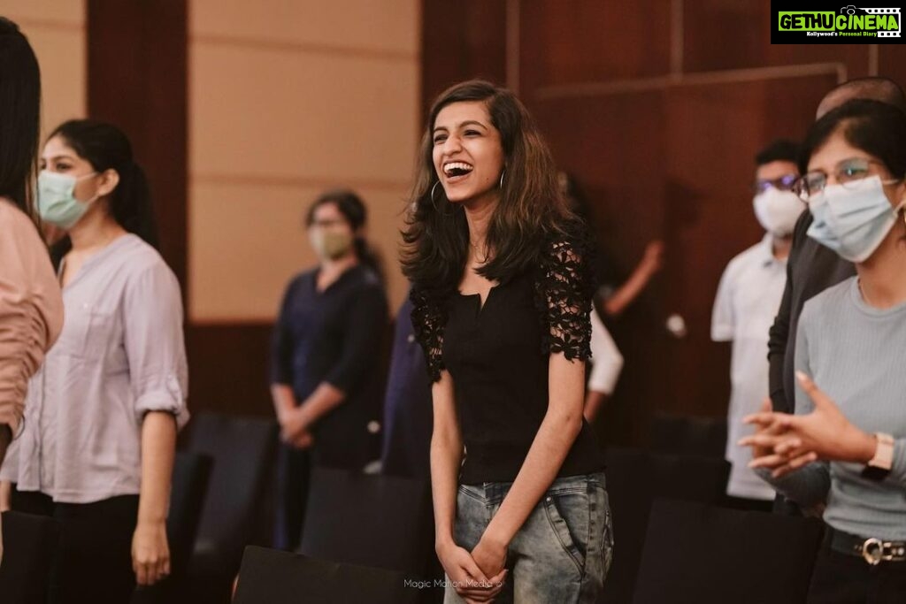 Actress Pearle Maaney HD Photos and Wallpapers March 2022 - Gethu Cinema