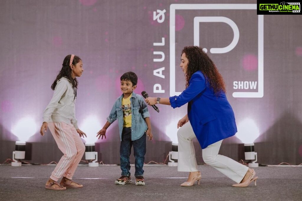 Actress Pearle Maaney HD Photos and Wallpapers March 2022 - Gethu Cinema