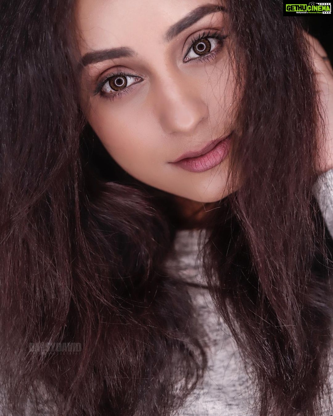 Actress Pearle Maaney HD Photos and Wallpapers November 2019 - Gethu Cinema