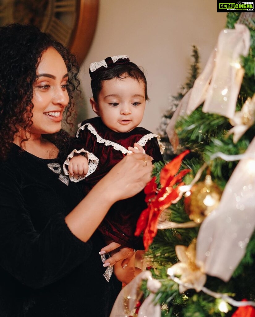 Actress Pearle Maaney HD Photos and Wallpapers March 2022 - Gethu Cinema