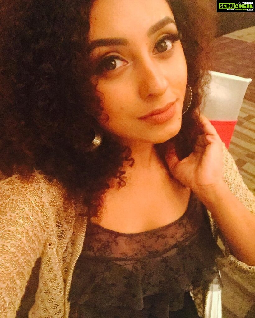 Actress Pearle Maaney HD Photos and Wallpapers June 2016 - Gethu Cinema