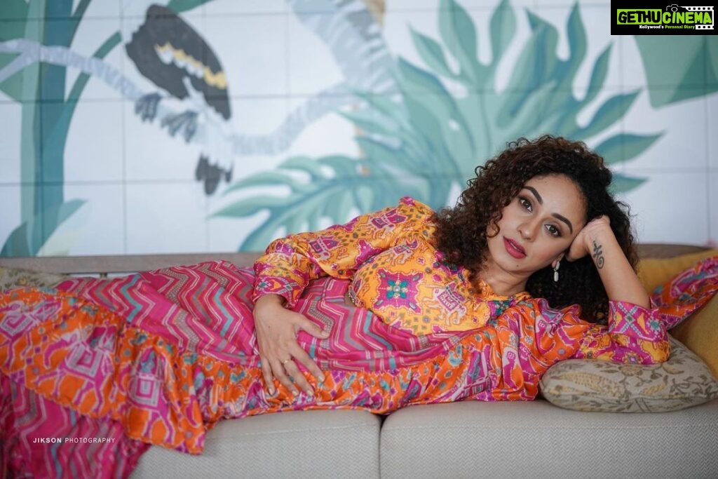 Actress Pearle Maaney HD Photos and Wallpapers November 2020 - Gethu Cinema