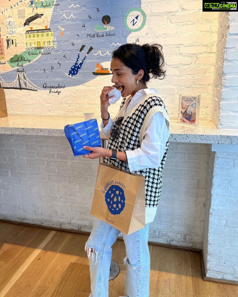 Singer Pragathi Guruprasad HD Photos and Wallpapers May 2022 | Gethu Cinema