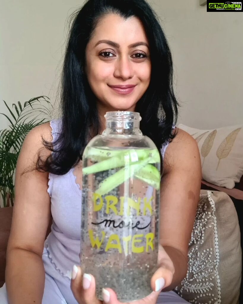 Actress Reenu Mathews HD Photos and Wallpapers July 2022 | Gethu Cinema