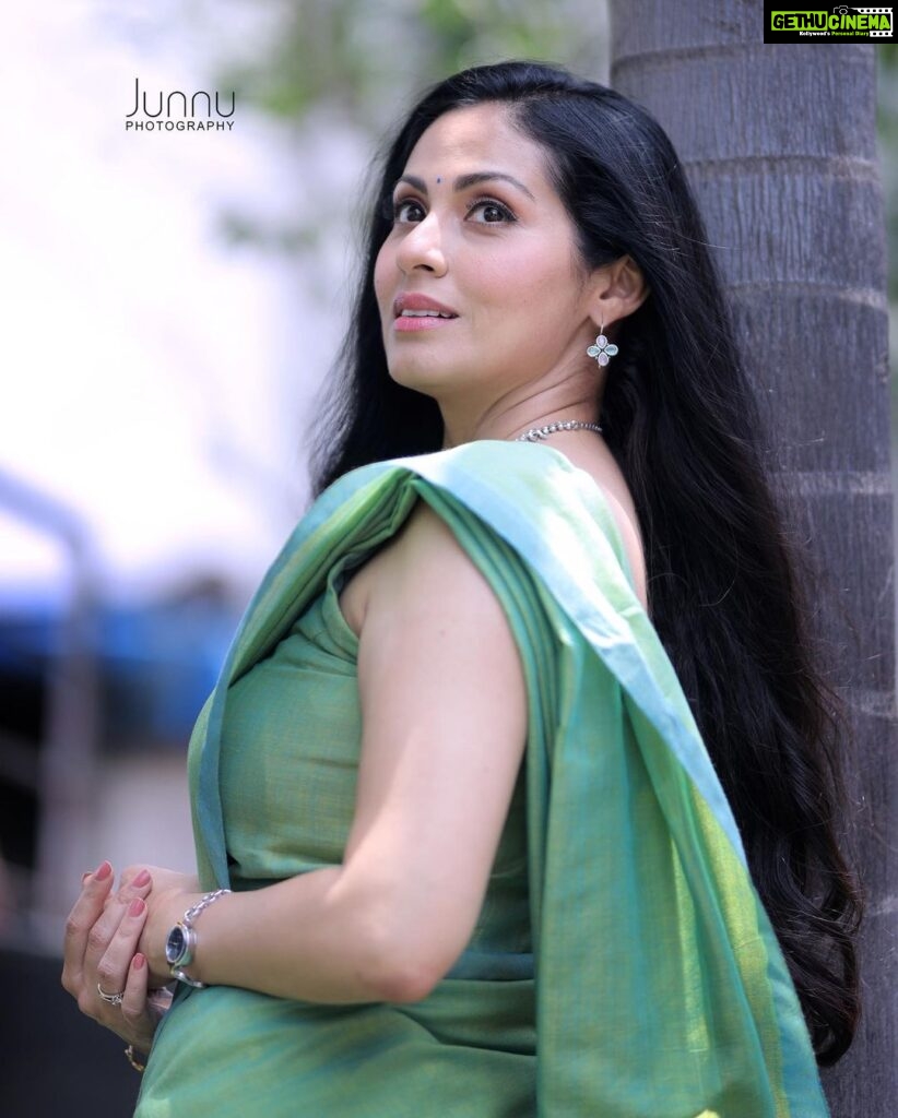 Actress Sadha HD Instagram Photos and Wallpapers May 2022 | Gethu Cinema