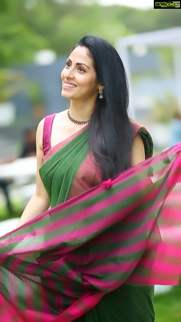 Actress Sadha HD Instagram Photos and Wallpapers May 2022 | Gethu Cinema