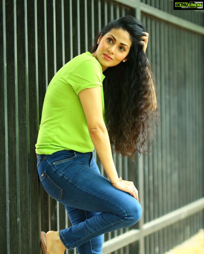 Actress Sadha HD Photos and Wallpapers June 2022 - Gethu Cinema