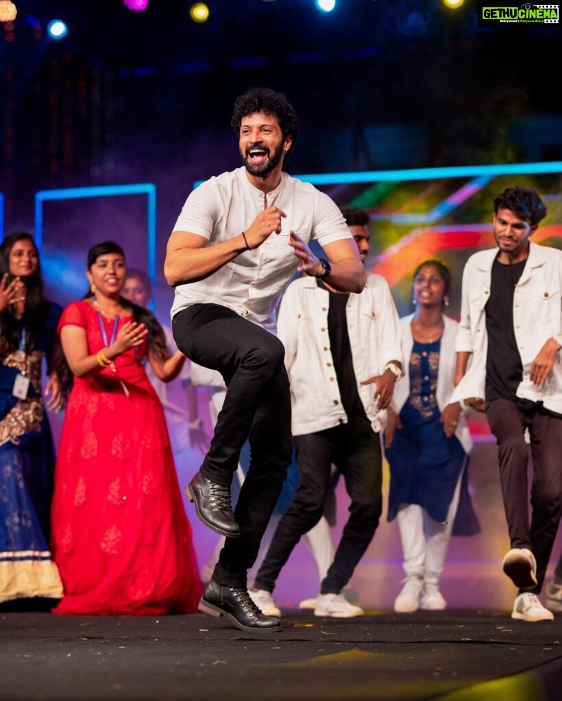 Actor Santhosh Prathap HD Photos and Wallpapers June 2022 - Gethu Cinema