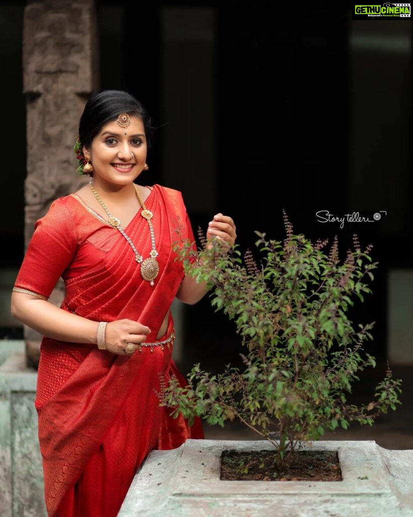 Actress Sarayu Mohan HD Instagram Photos and Wallpapers June 2022 ...