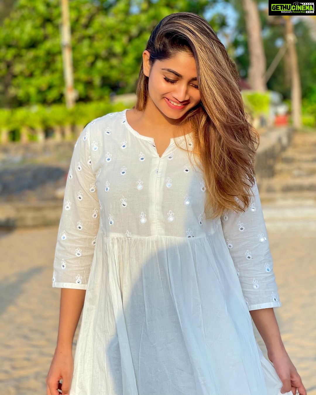 Shivani Narayanan Instagram – Thank You all for 3Million Love . I Love ...