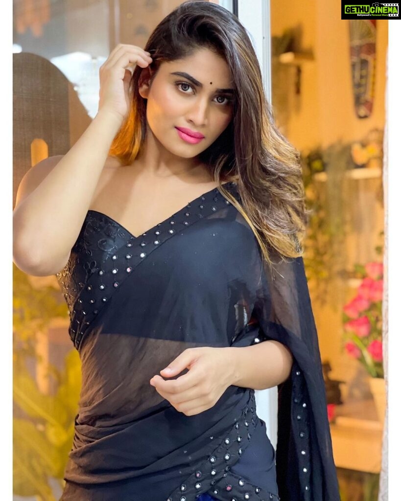 Actress Shivani Narayanan HD Instagram Photos and Wallpapers June 2021 ...