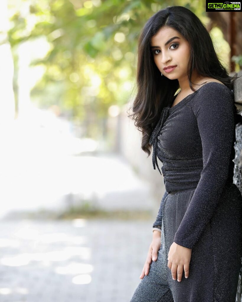 Actress Sivaangi Krishnakumar HD Instagram Photos and Wallpapers March ...