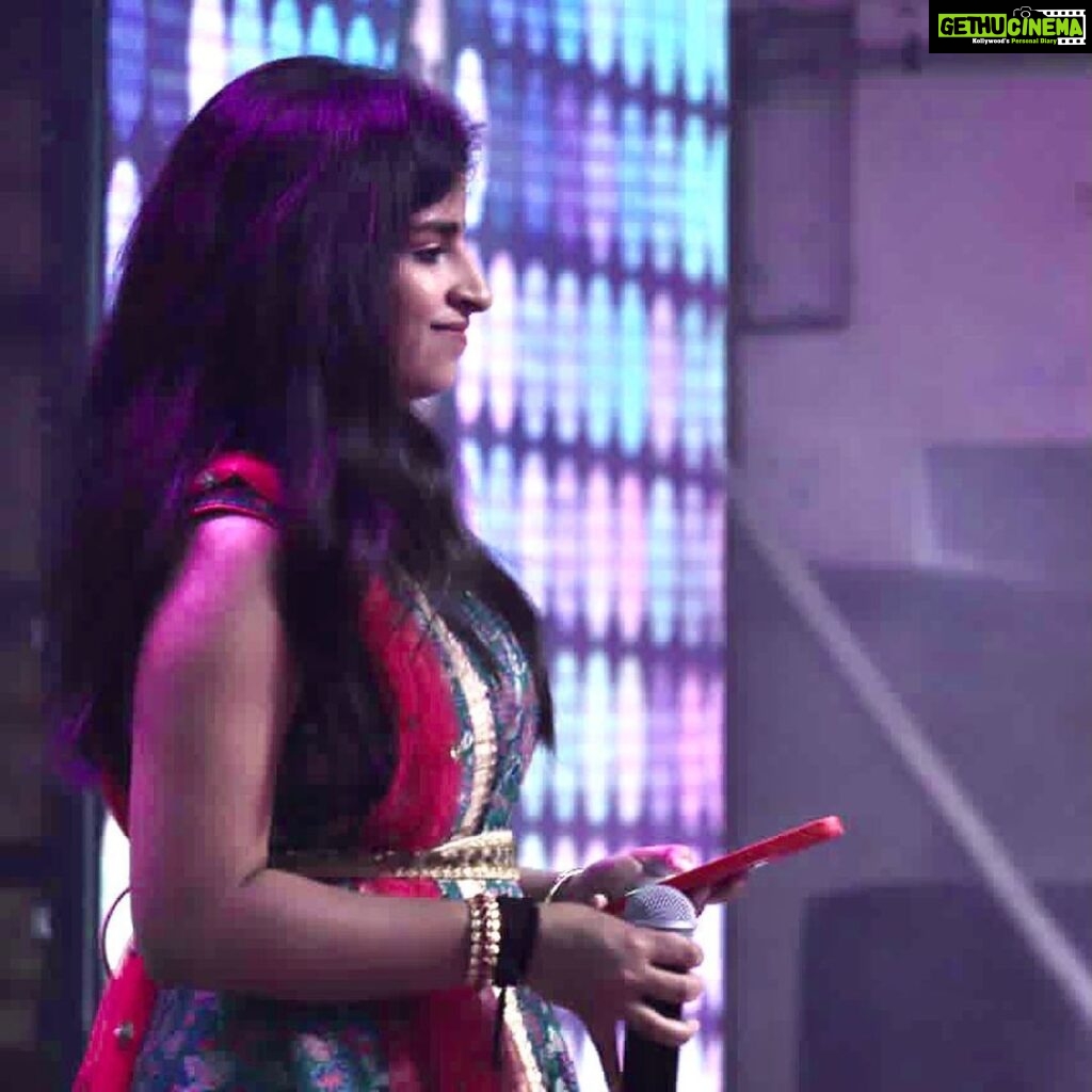 Sivaangi Krishnakumar Instagram – Loving this colour recently..🌸 For ...